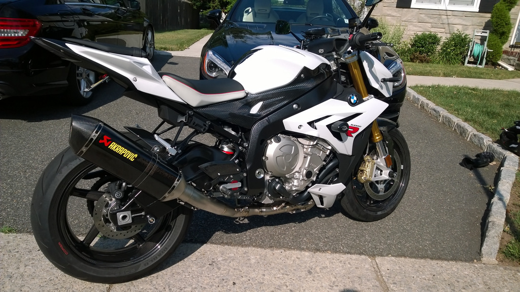 BMW-S1000R-Akrapovic-exhaust-uae-dubai - BNM