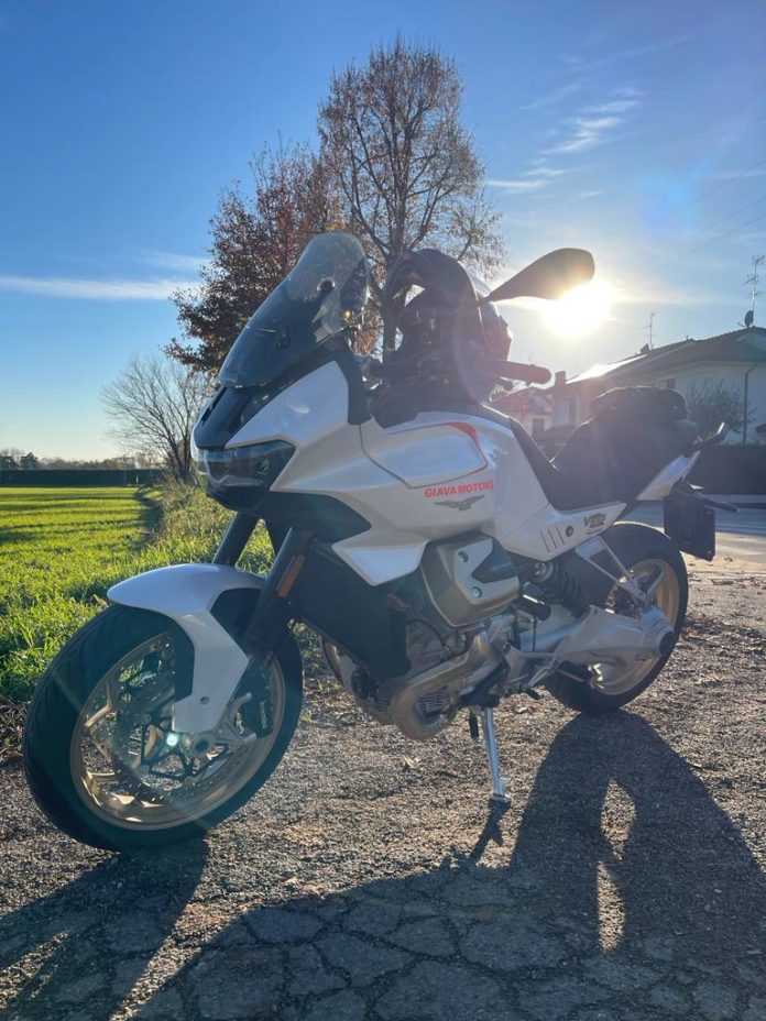 Test Riding All-New Moto Guzzi V100 Mandello - Initial Impressions - BNM