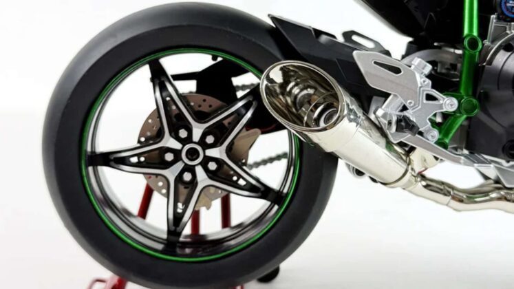 A Tiny Kawasaki Ninja H2R That Actually Blows Steam? Yes, Please! - BNM