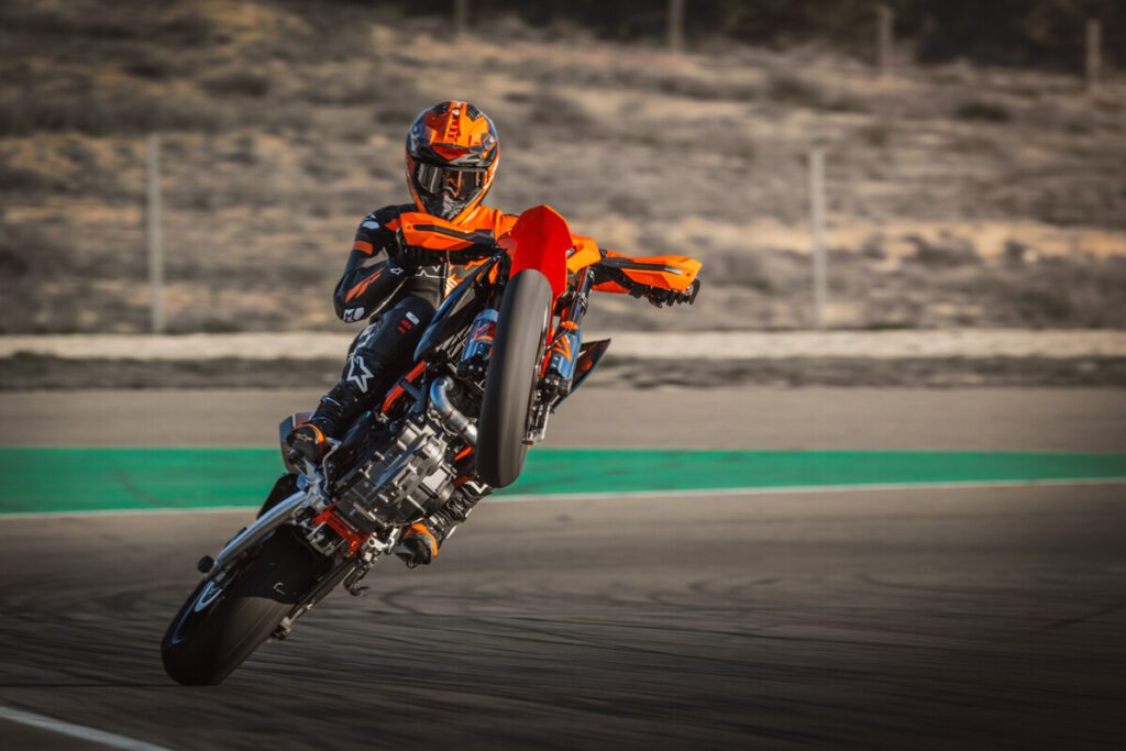 2026 KTM 690 SMC R Unveiled: The Single-Cylinder Supermoto King - BNM